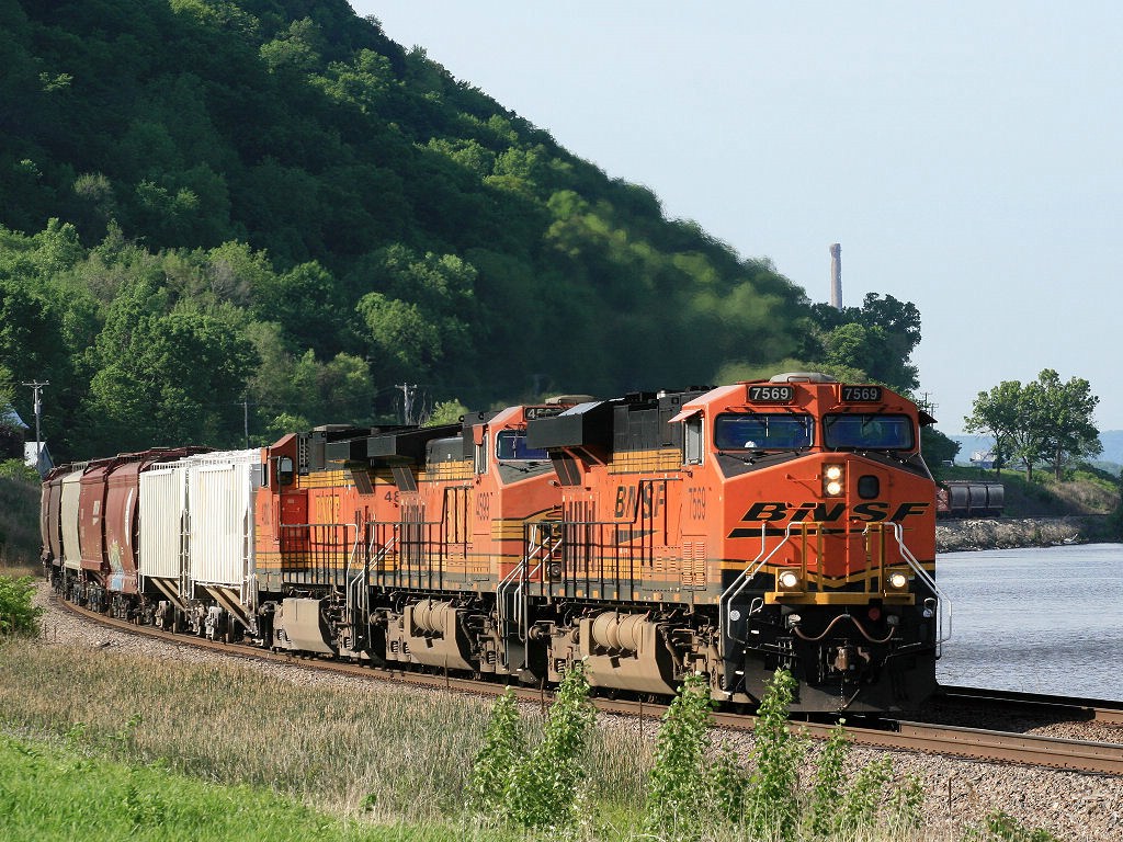 BNSF 7569